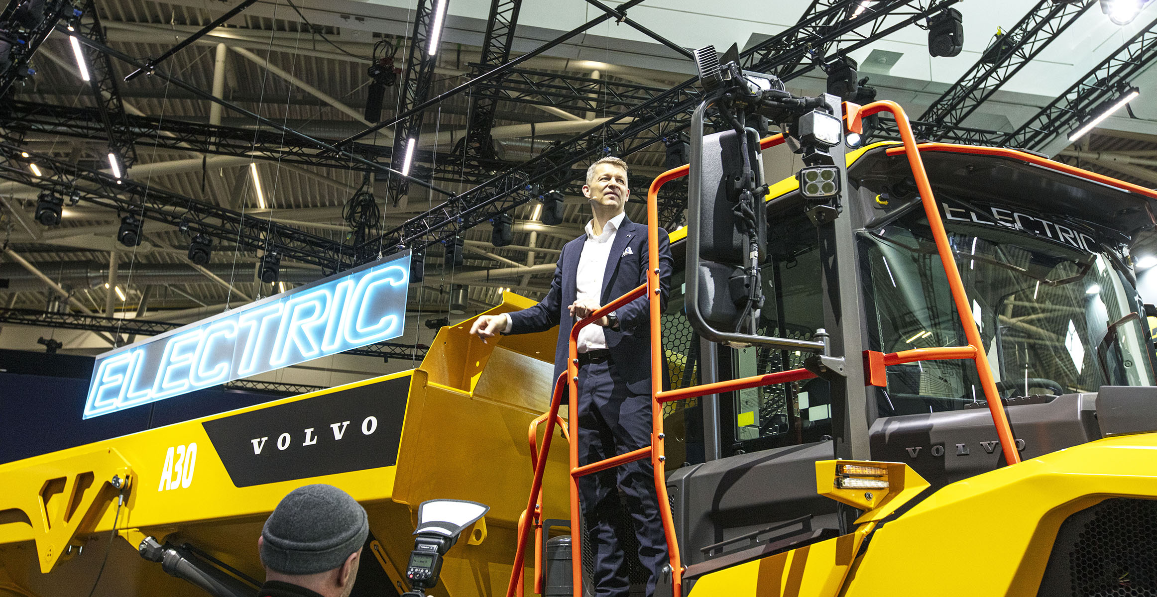Volvo CE präsentiert weltweit ersten elektrischen Dumper auf der Bauma 2025 - grundrichtig.de